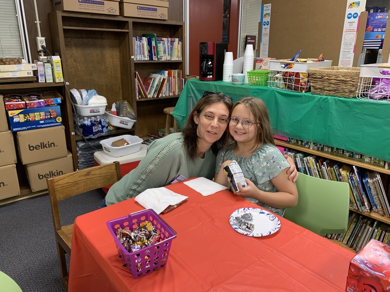 Grand Book Fair Event A Huge Success | Hamilton Crossing Elementary School