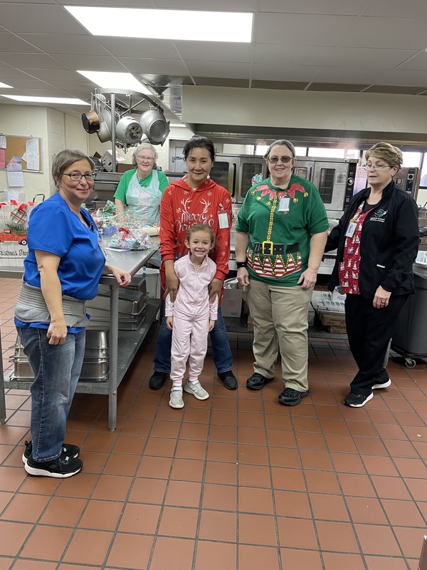 Special Visitor and Helpers | Hamilton Crossing Elementary School